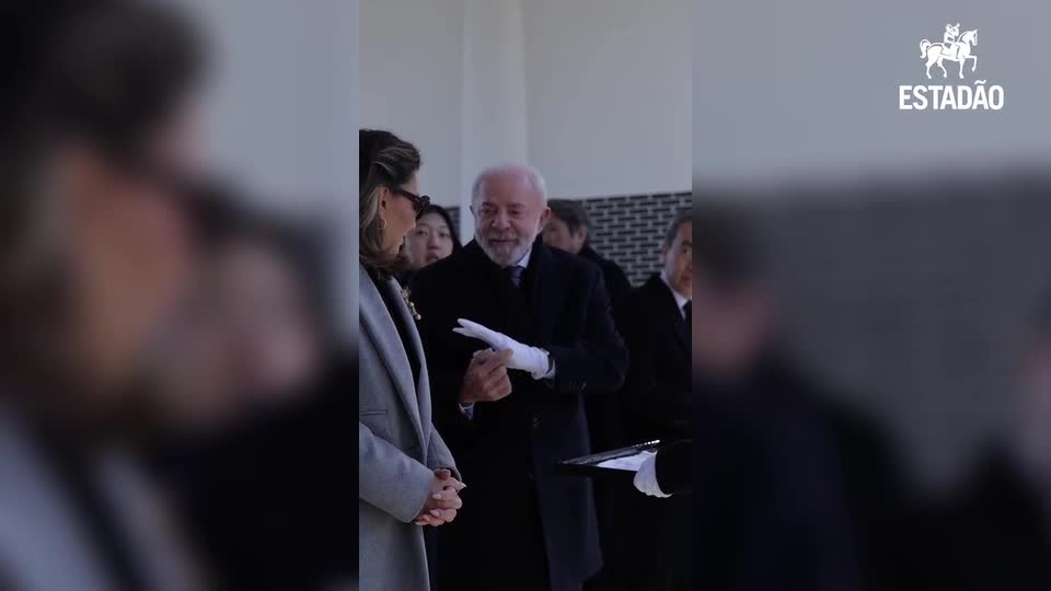 Presidente Lula ganha luva de quatro dedos durante visita à Coreia do ...